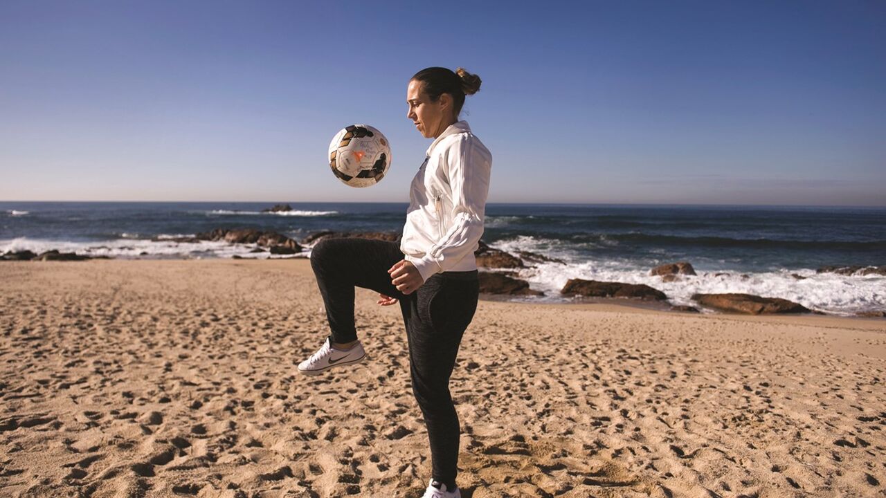 Edite Fernandes, a goleadora máxima da Selecção - Weekend - Jornal de ...