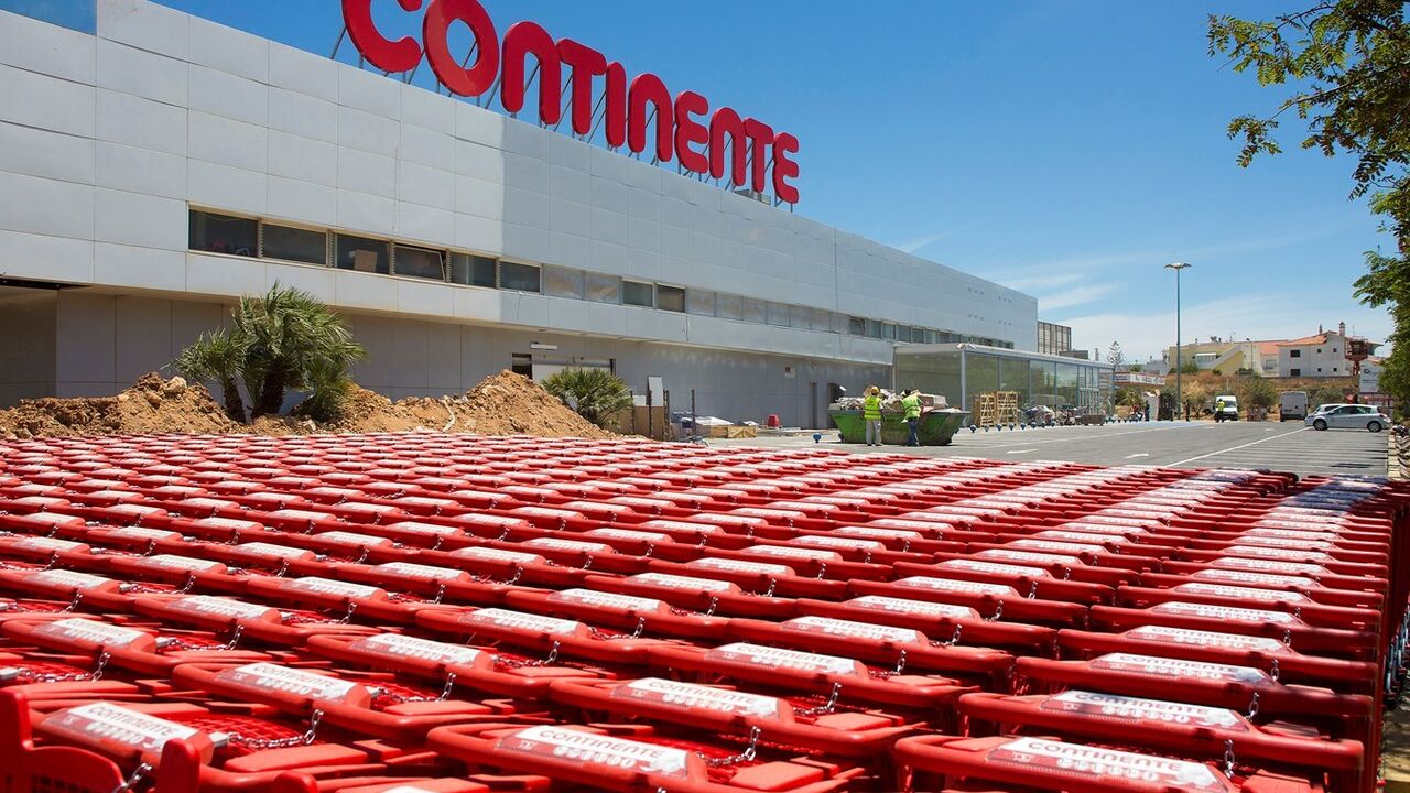 Continente vai para o Campo 24 de Agosto no Porto - Comércio - Jornal ...