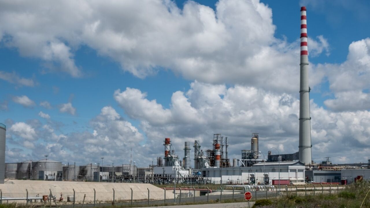 Chineses da CALB vão investir 2.000 milhões e criar 1.800 empregos em ...