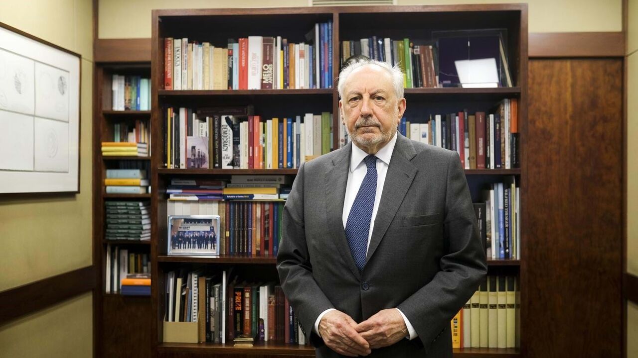 Emílio Rui Vilar e o “dever cívico” de registar memórias - Weekend ...