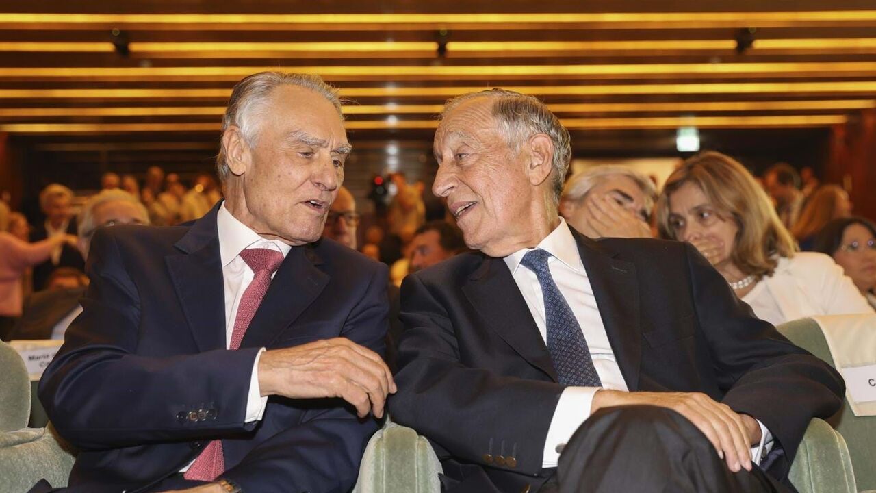 Deixem o Governo governar, depois analisem e julguem, diz Cavaco Silva ...