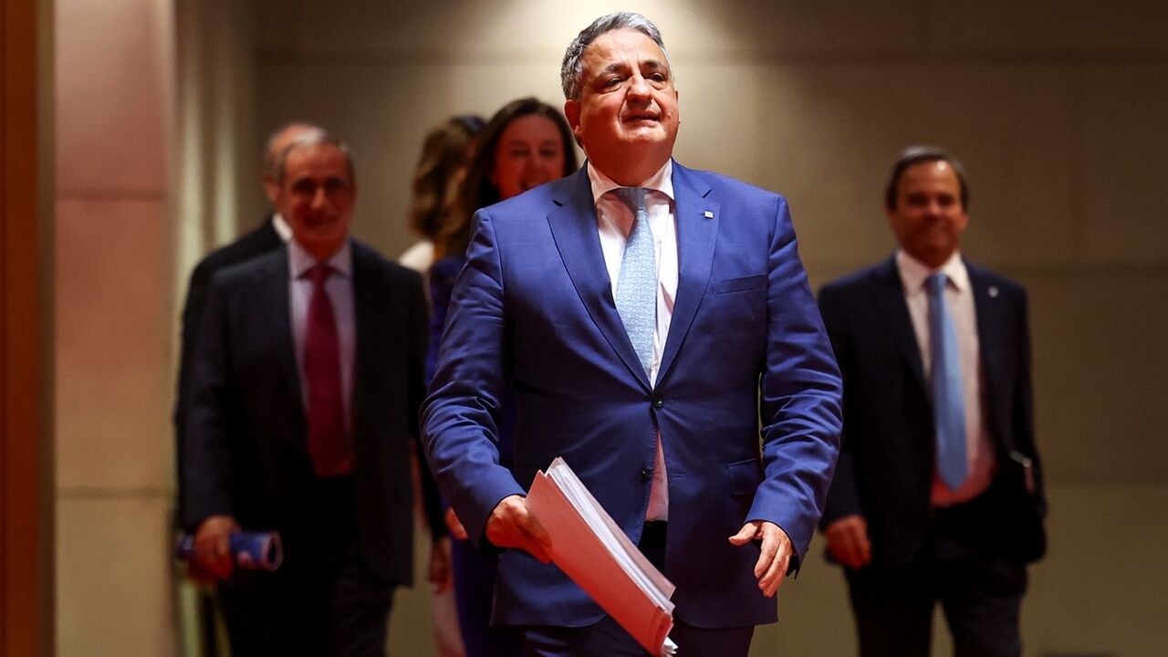 Caixa e Novo Banco lideram desempenho, indica estudo - Banca & Finanças ...