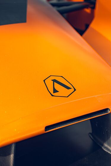 Supercarro português: A história, o preço, as imagens e a ficha técnica ...