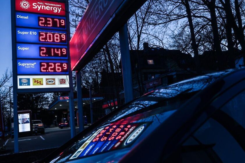 Teerão partilha rotas para que navios evitem minas no estreito de Ormuz ...